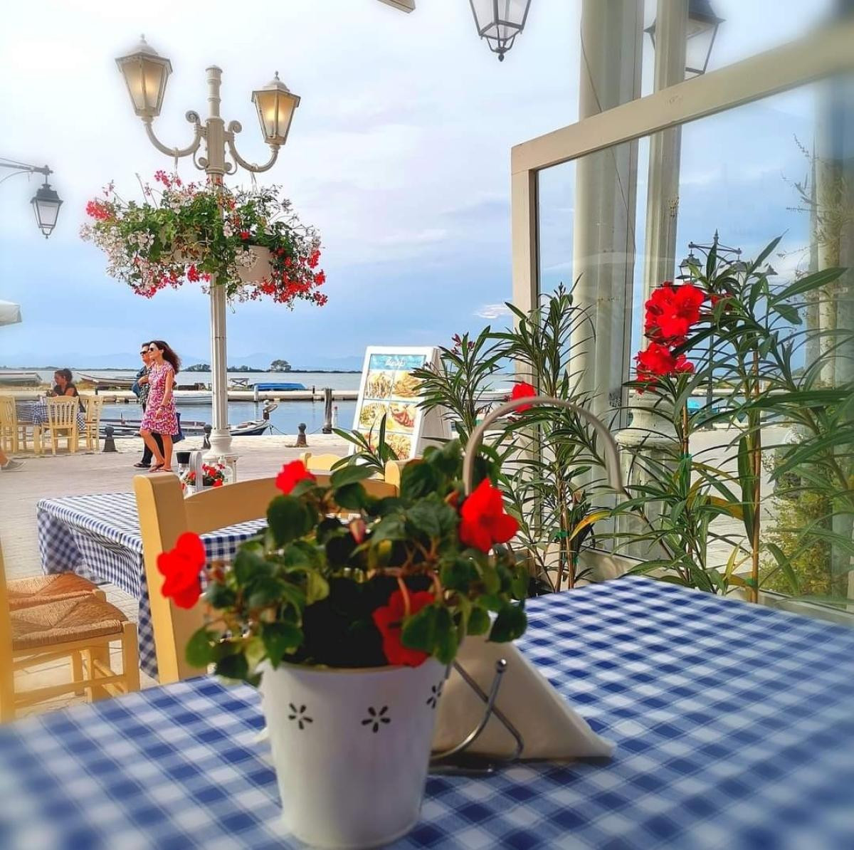 Zefki, Lefkada | Online Reservations | e-restaurants.gr