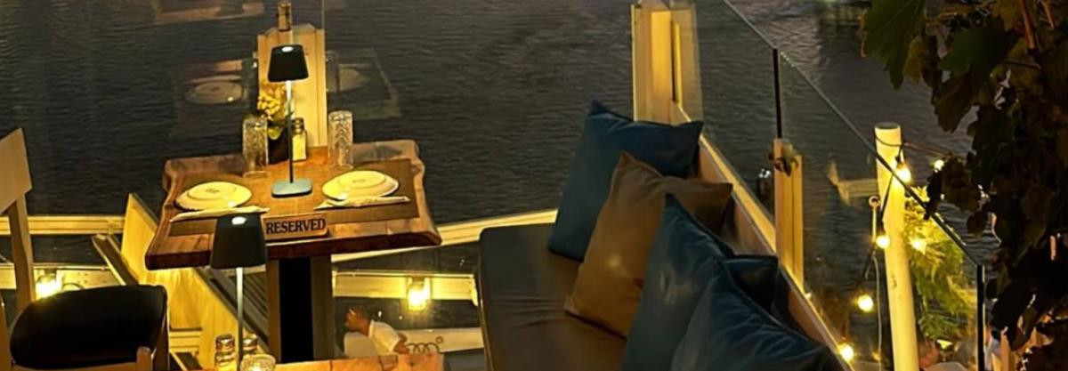 Louis Family Restaurant, Santorini | Online Reservations | e-restaurants.gr